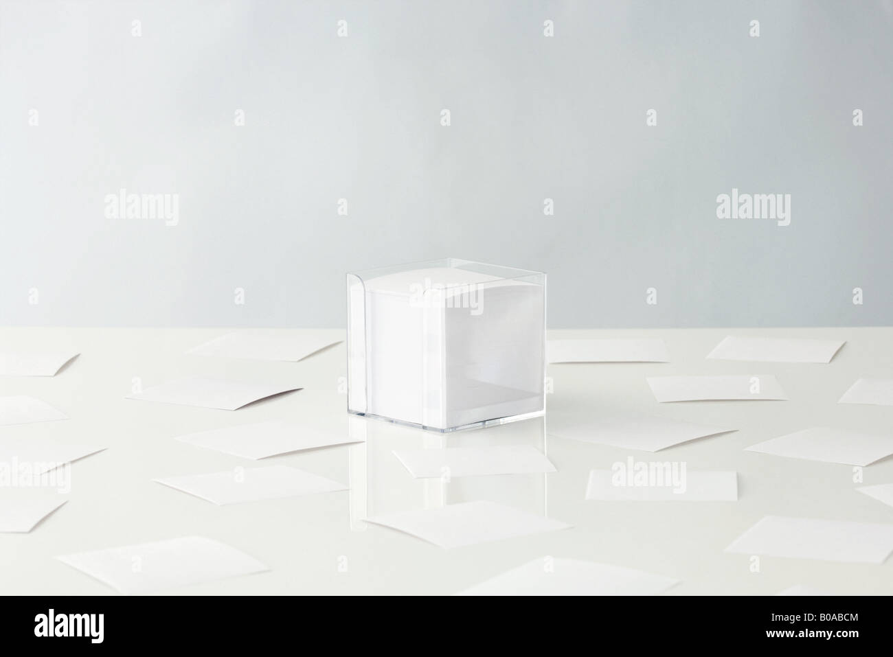 Cube for note sheets hi-res stock photography and images - Alamy