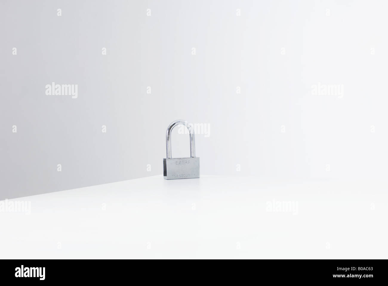 Padlock images hi-res stock photography and images - Alamy