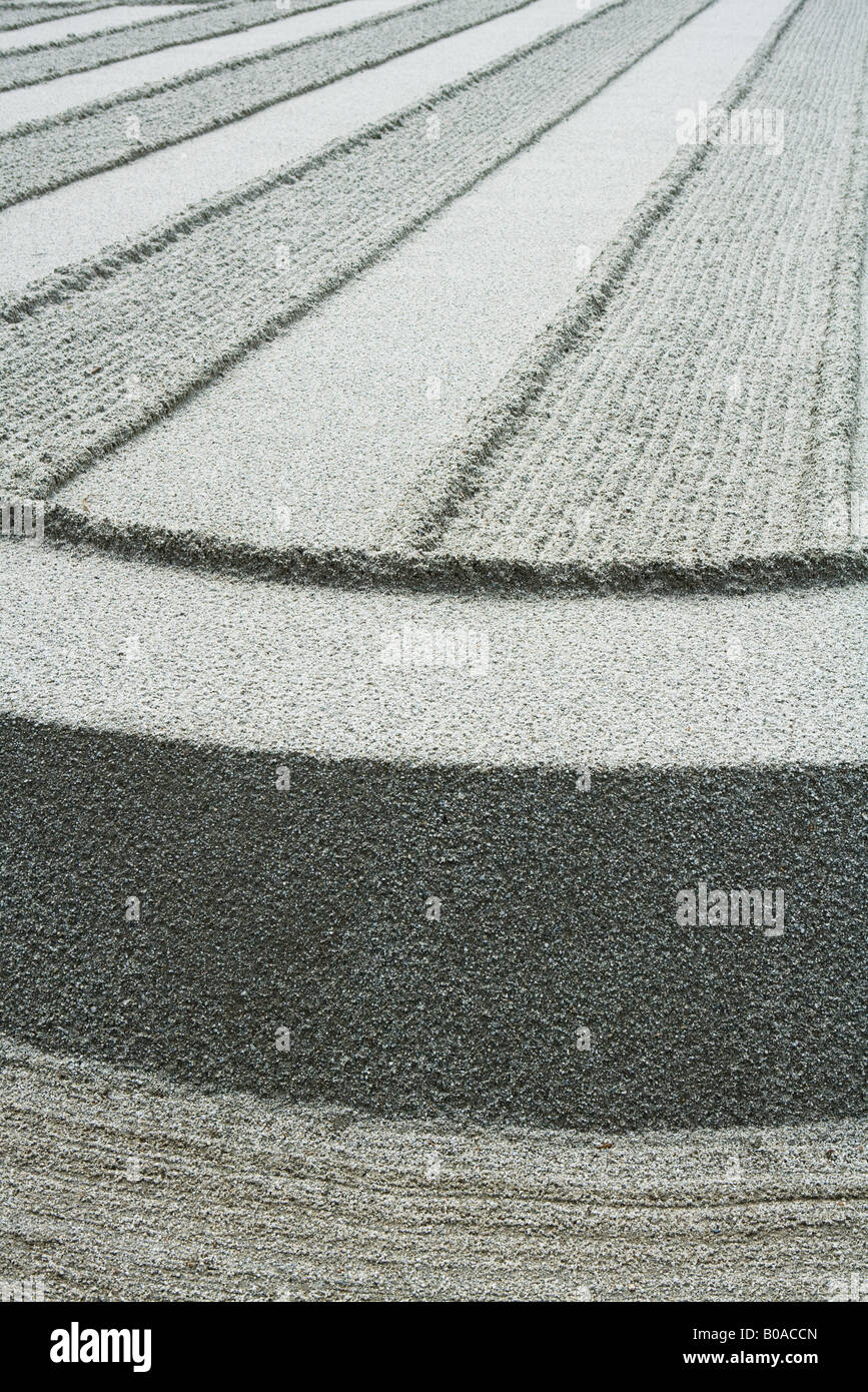 Gravel raked patterns hi-res stock photography and images - Alamy