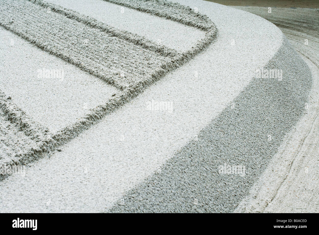 Raked gravel karesansui hi-res stock photography and images - Alamy