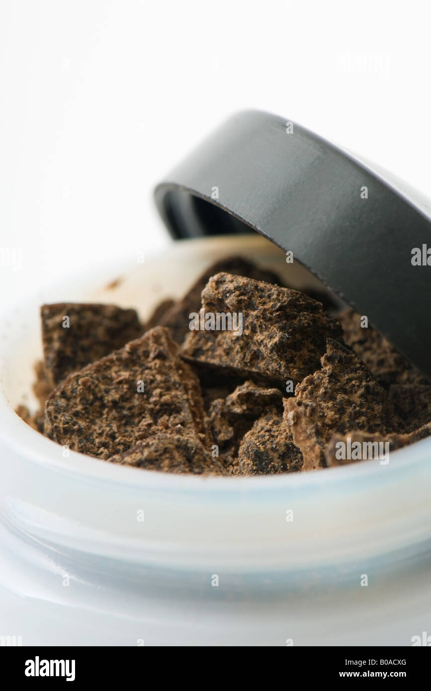 Small chunks of chocolate hi-res stock photography and images - Alamy