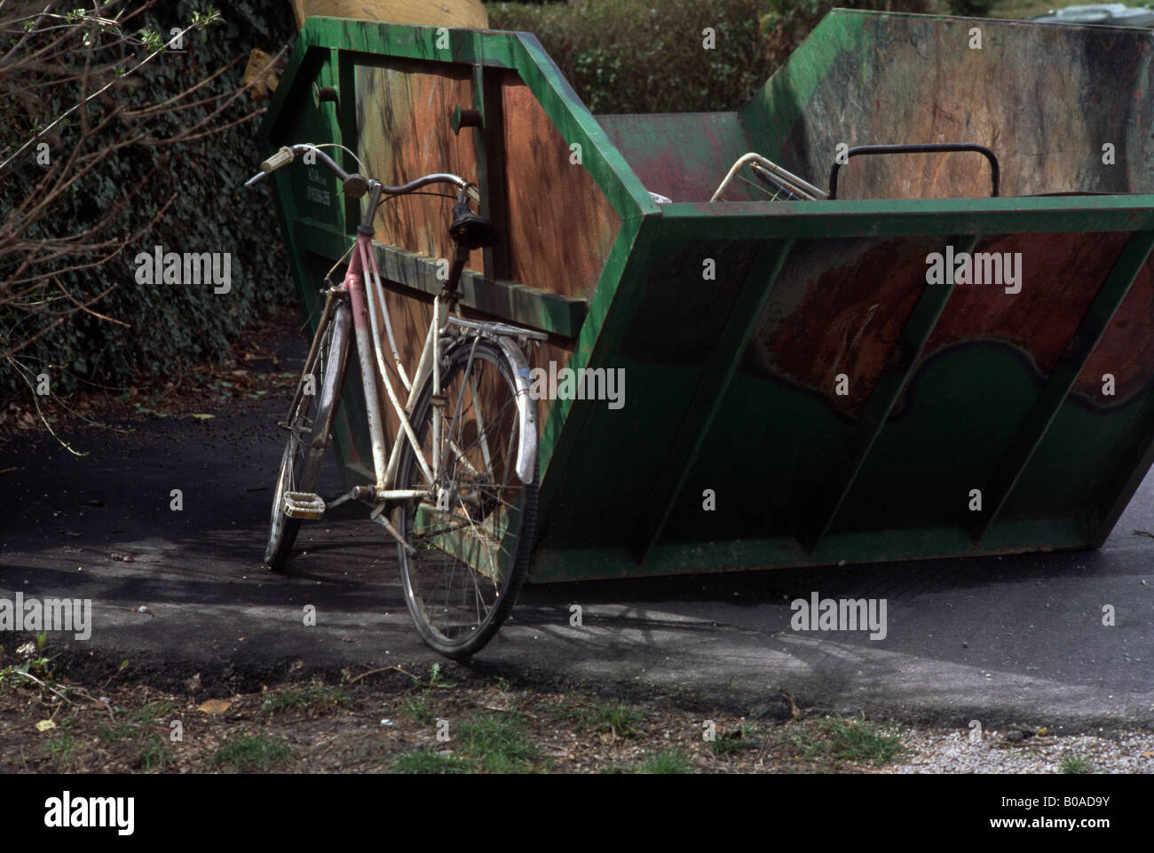 Bike container hi-res stock photography and images - Alamy
