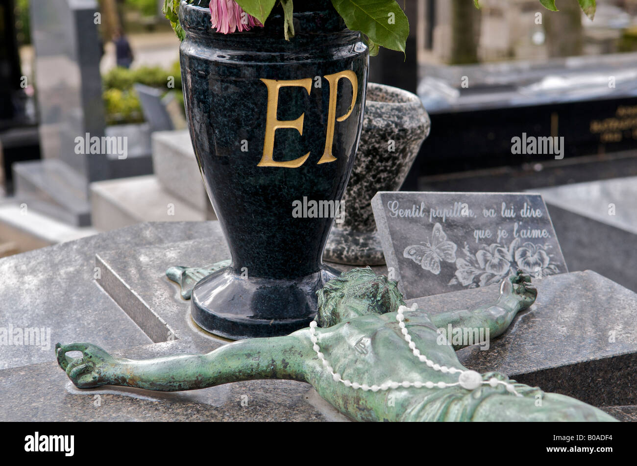 The grave of Edith Piaf in Père Lachaise Cemetery Paris France Stock ...