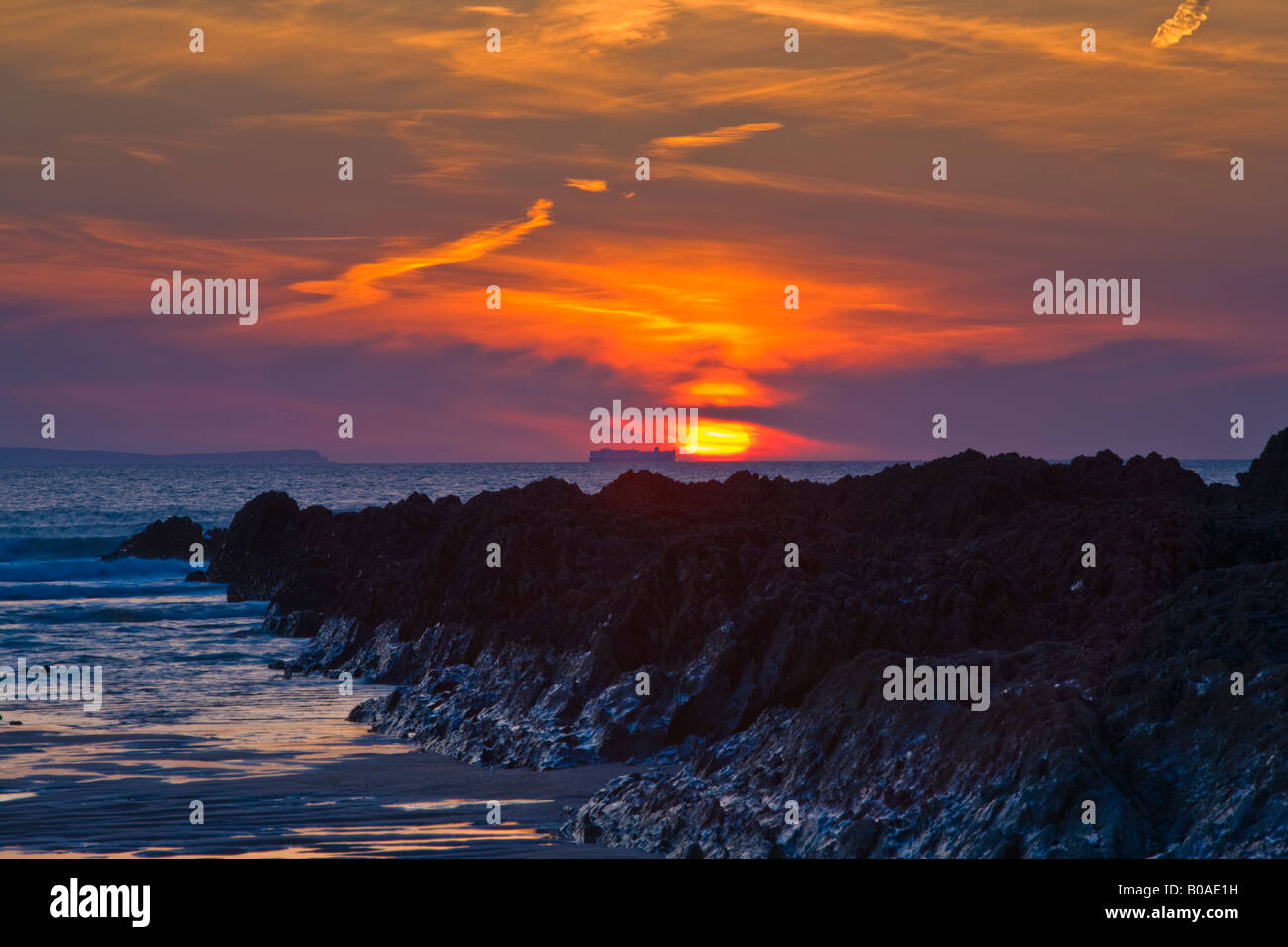Vibrant sunset on Croyd beach North Devon UK Stock Photo - Alamy