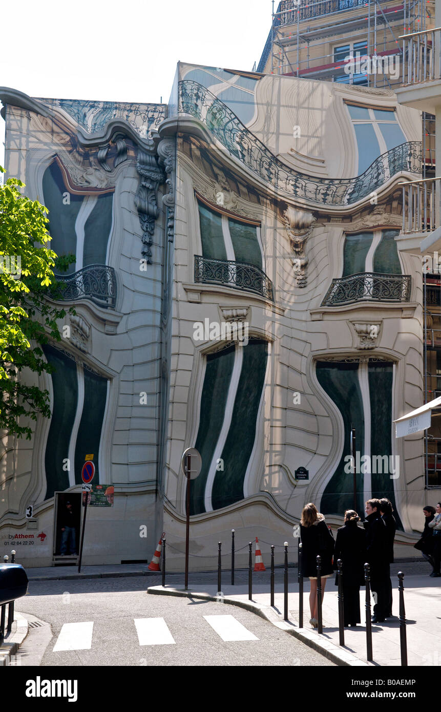 Artistic cover for building work in Paris Stock Photo - Alamy