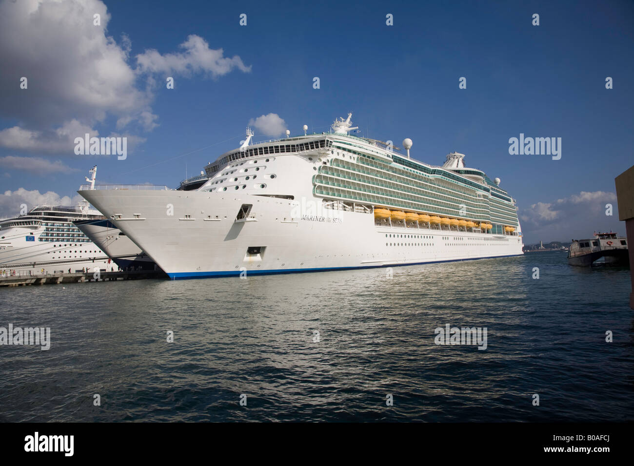 Harbor of San Juan Puerto Rico Cruise ship "Mariner of the Seas" in San ...