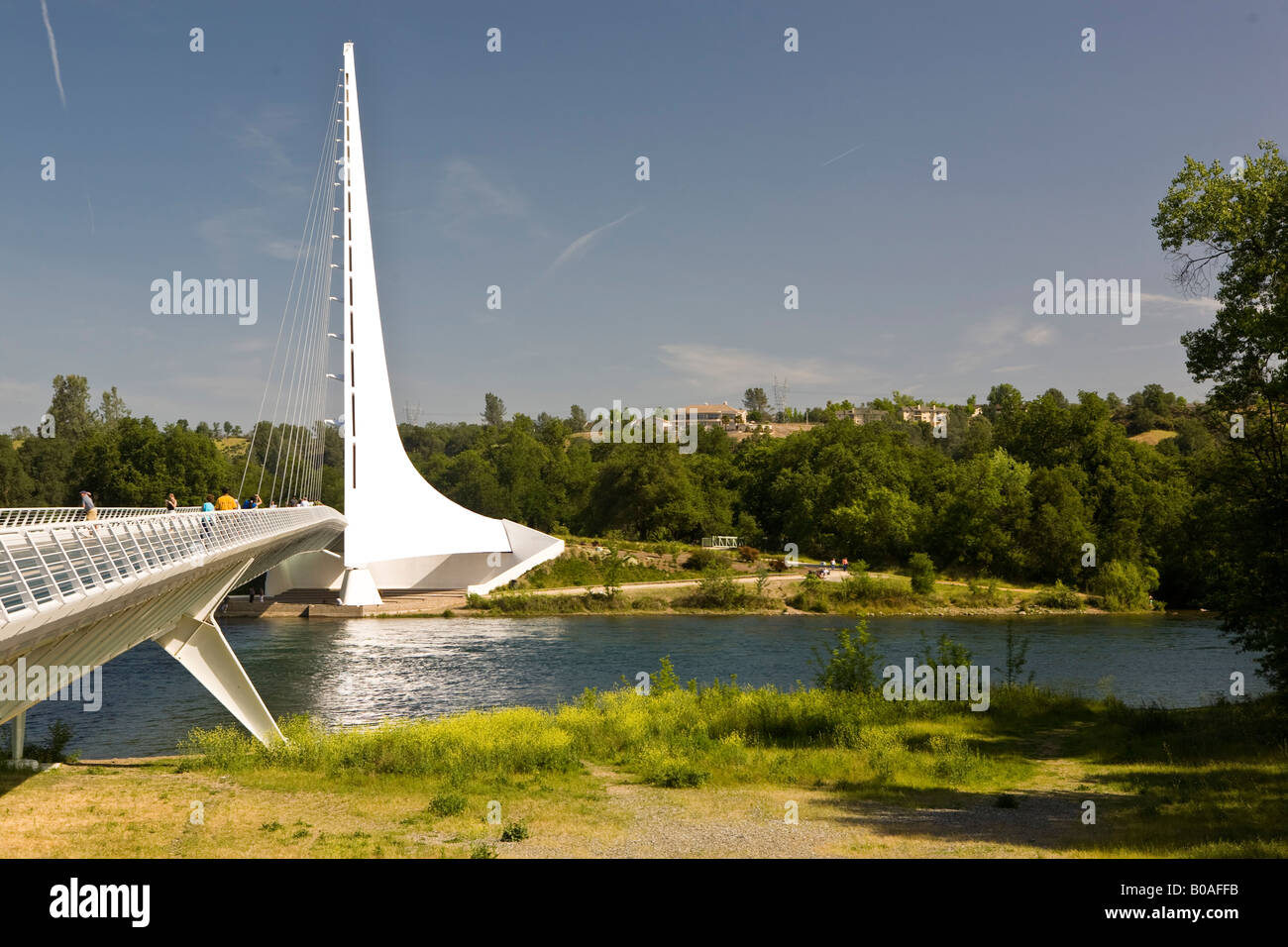 Scenic walking bridge over the Sacrament River, Redding California ...