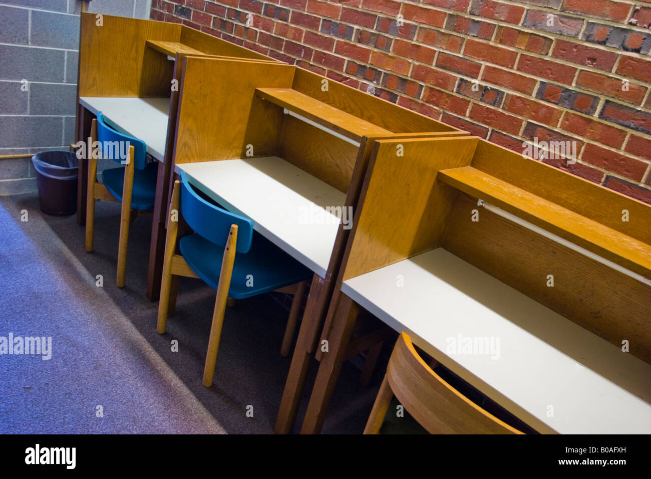 Empty carrels at a college library Stock Photo - Alamy