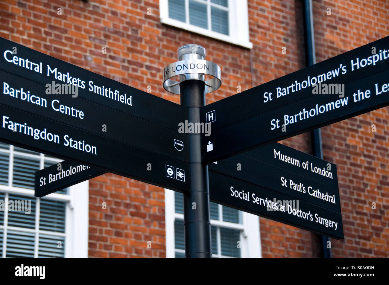 Signpost sign post london hi-res stock photography and images - Alamy