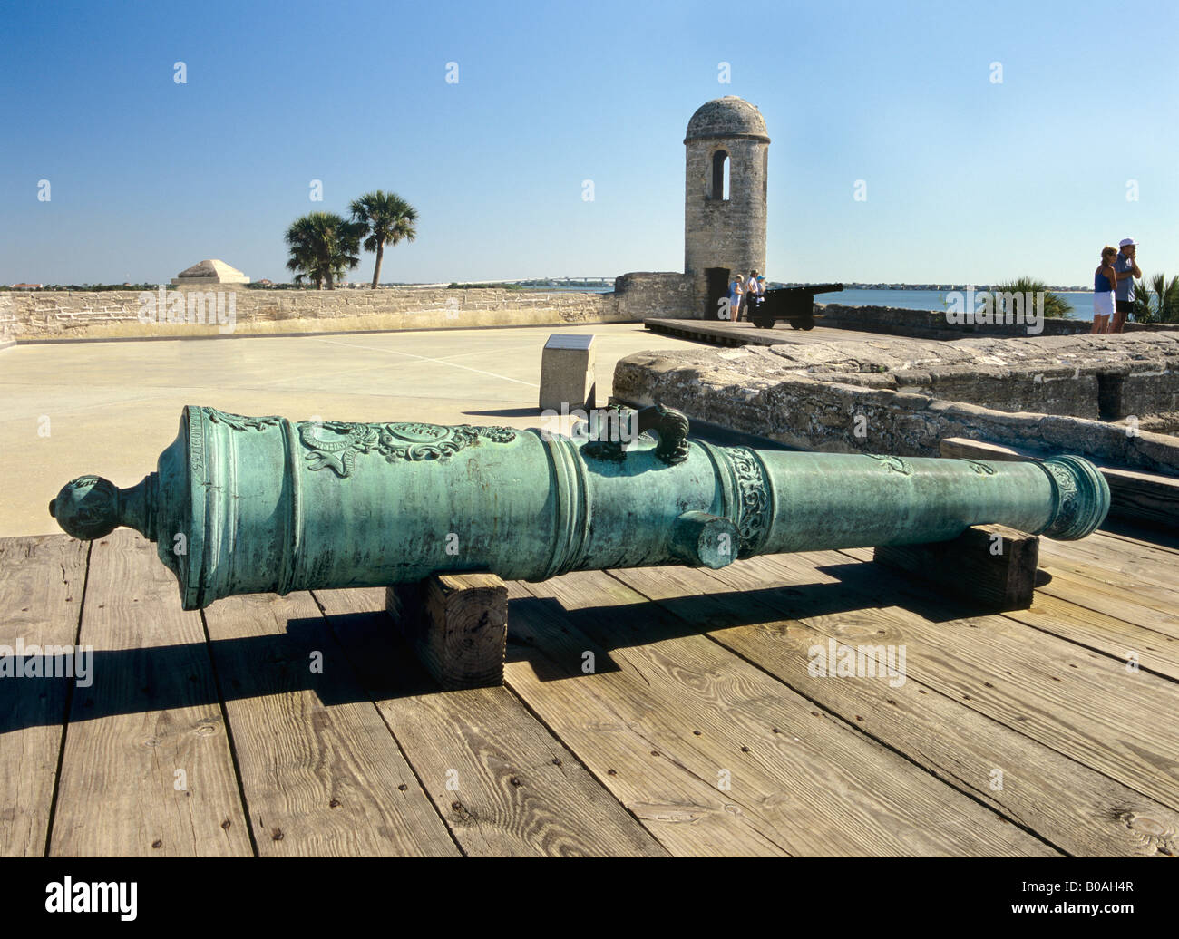 16th century cannon hi-res stock photography and images - Alamy