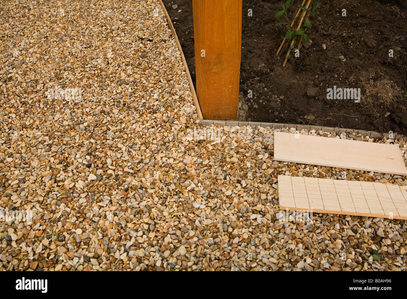 Gravel path edge Stock Photo - Alamy