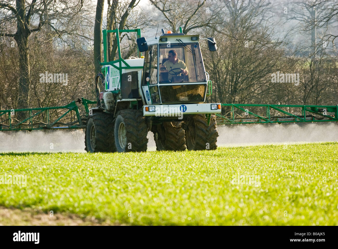 Spraying weeds hi-res stock photography and images - Alamy