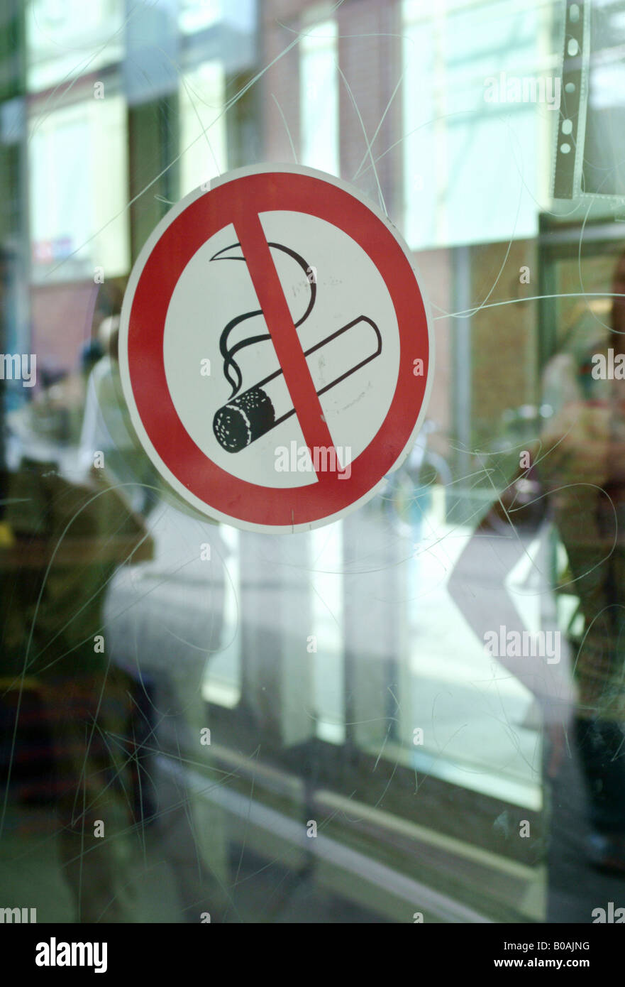 No smoking sign on a glass door, Berlin, Germany Stock Photo - Alamy