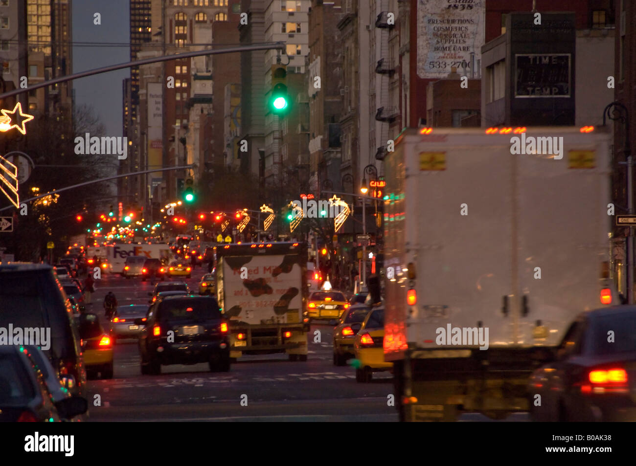 Streets in manhattan hi-res stock photography and images - Alamy