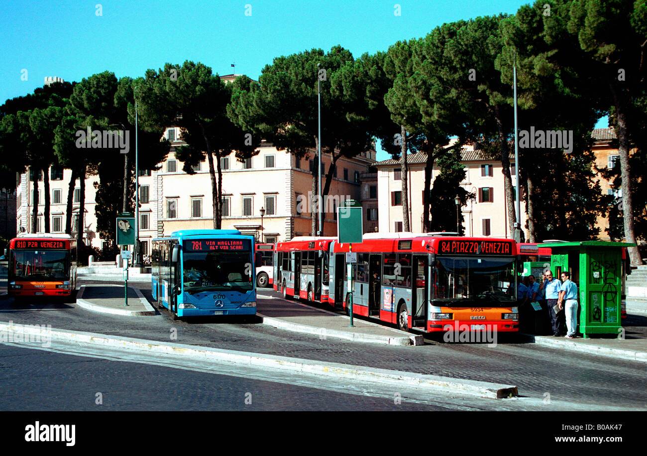 People on buses hi-res stock photography and images - Alamy