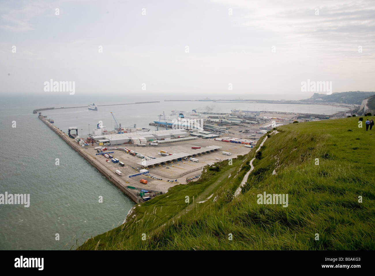 Dover docks hi-res stock photography and images - Alamy