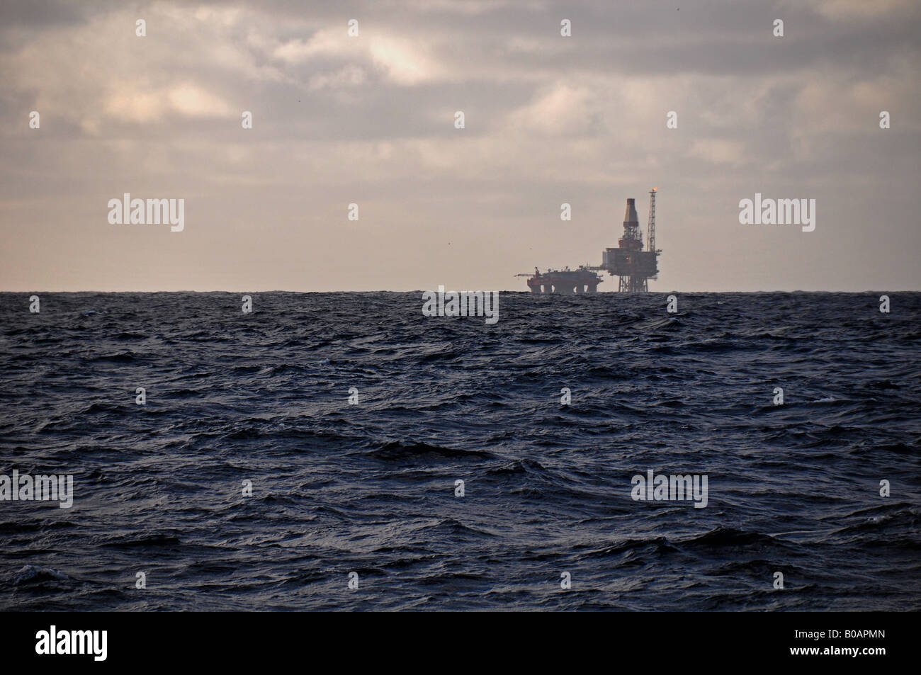 North sea oil rig waves hi-res stock photography and images - Alamy