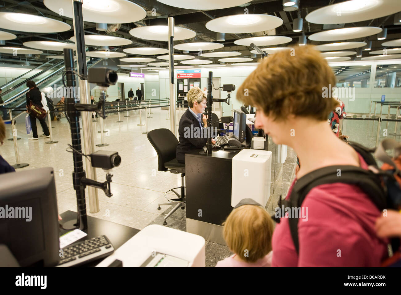 Passport control heathrow hi-res stock photography and images - Alamy