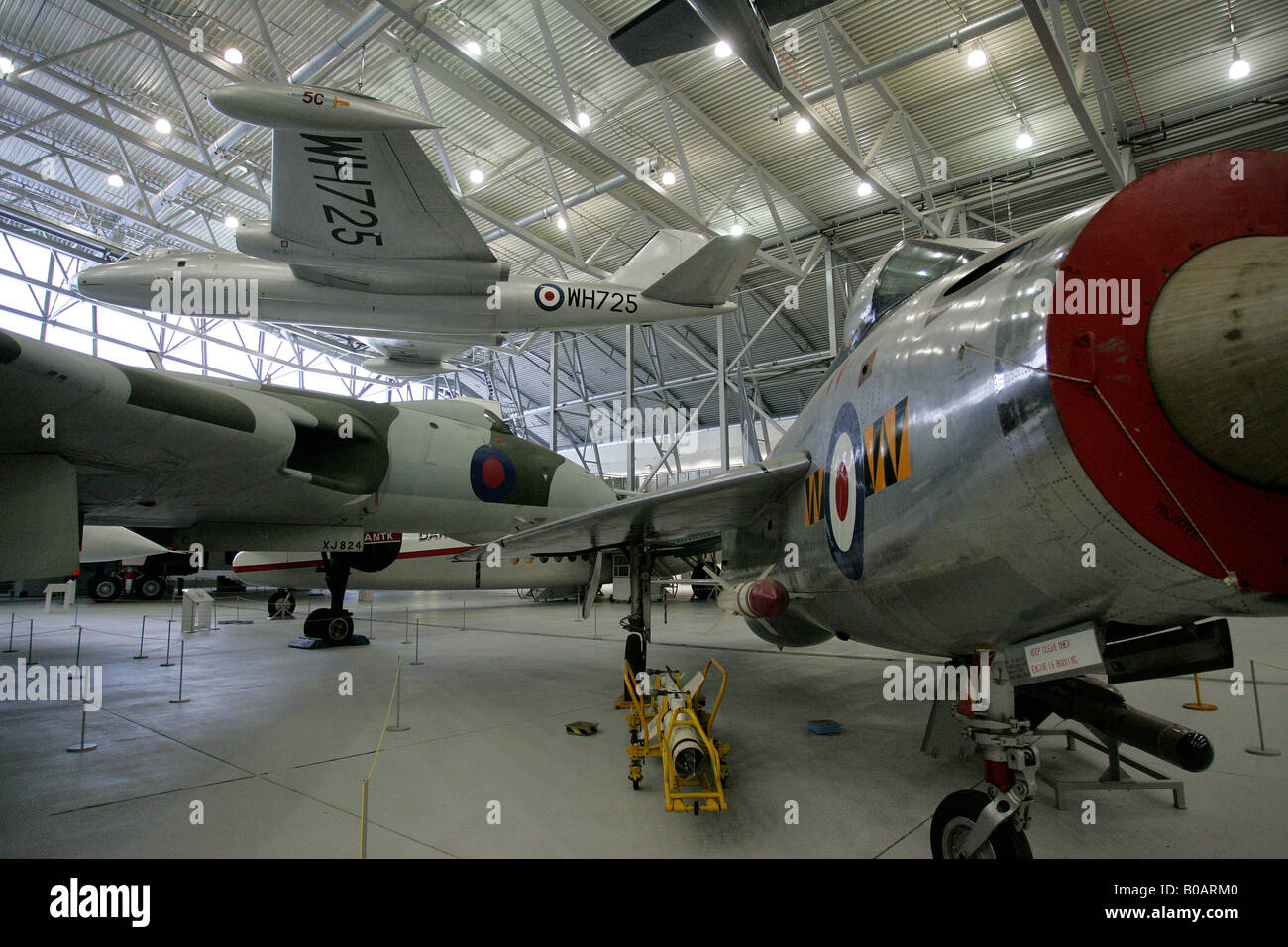 1960s bomber aircraft imperial war hi-res stock photography and images ...