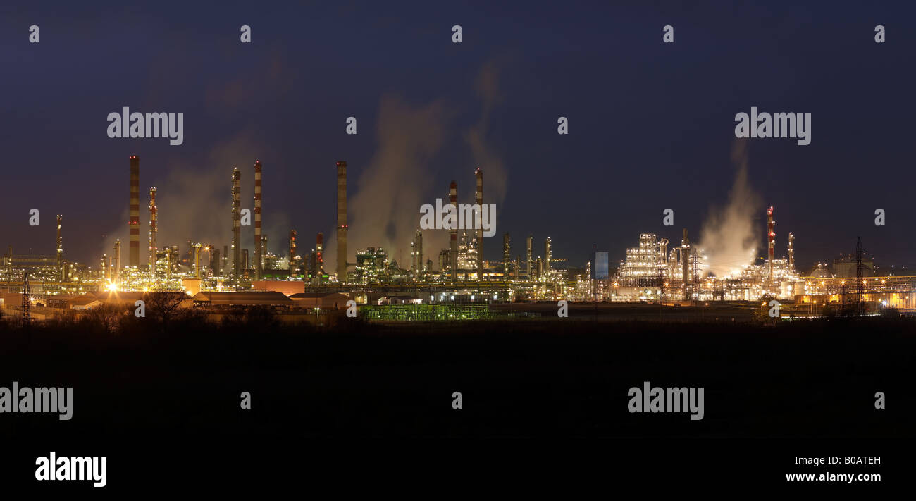 oil refinery in Tarragona,Spain Stock Photo - Alamy