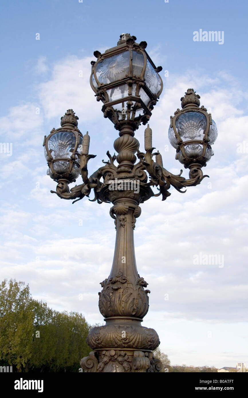 Ornate lamp post on pont hi-res stock photography and images - Alamy