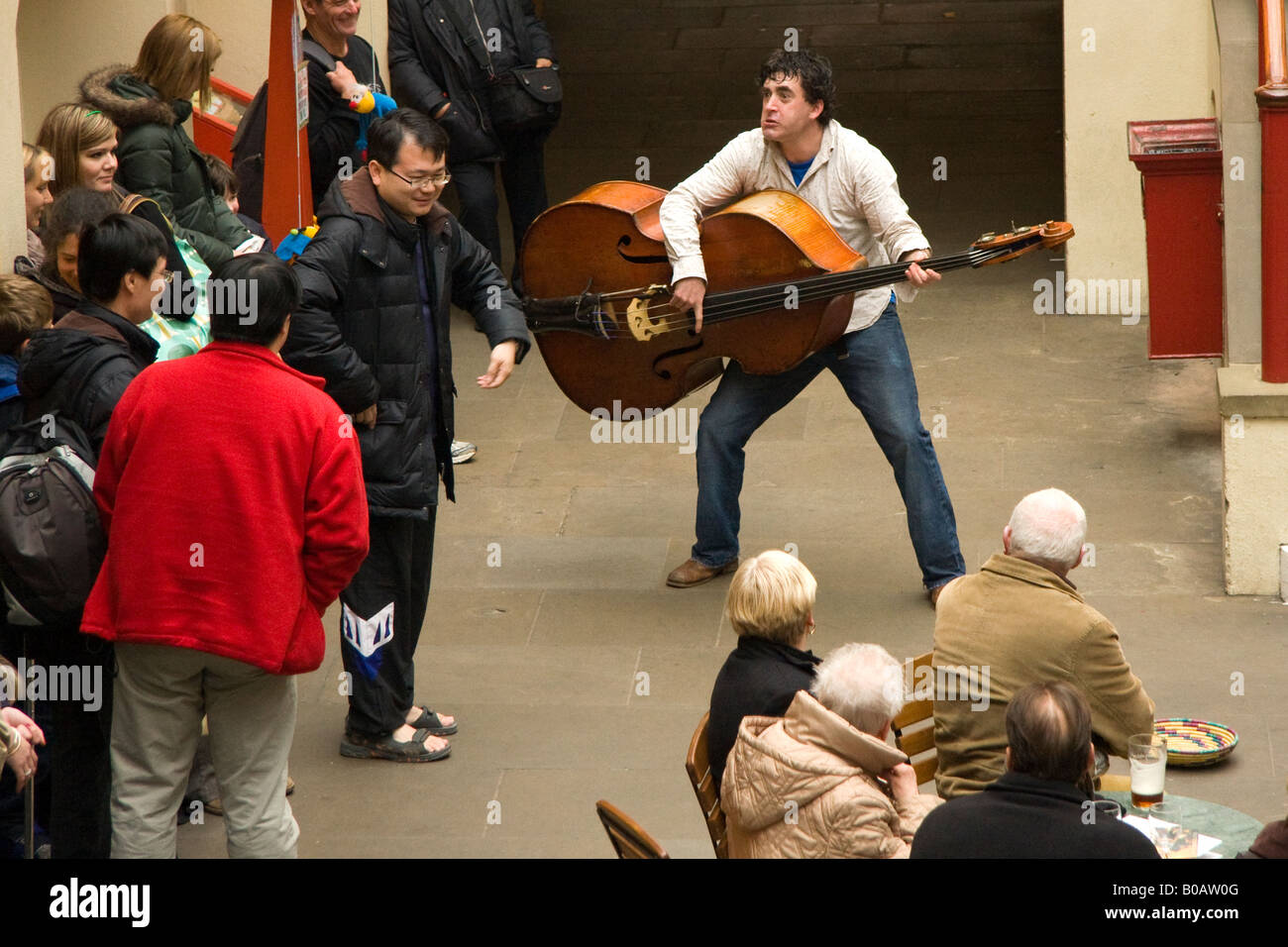 Covent garden musicians hi-res stock photography and images - Alamy