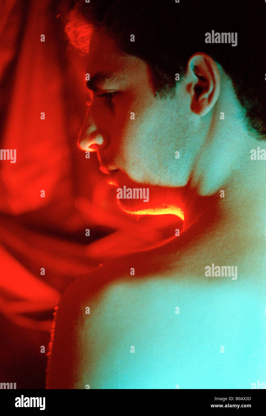 Profile portrait of young man from his back Stock Photo - Alamy