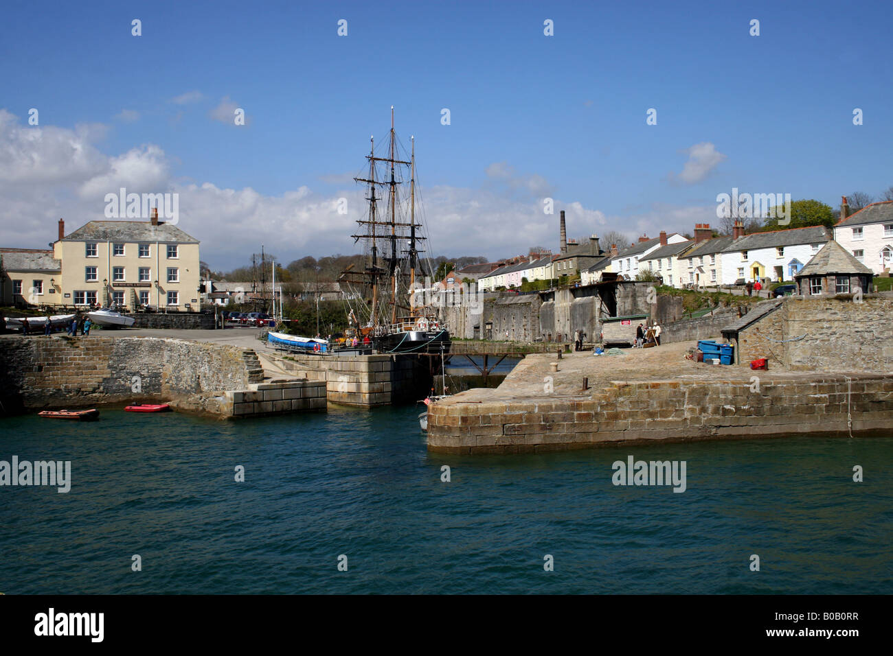 THE PICTURESQUE HARBOUR AT CHARLESTOWN. CORNWALL. ENGLAND Stock Photo ...