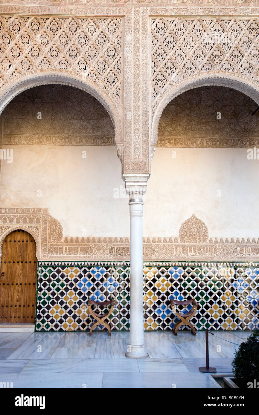 Alhambra tiles hi-res stock photography and images - Alamy