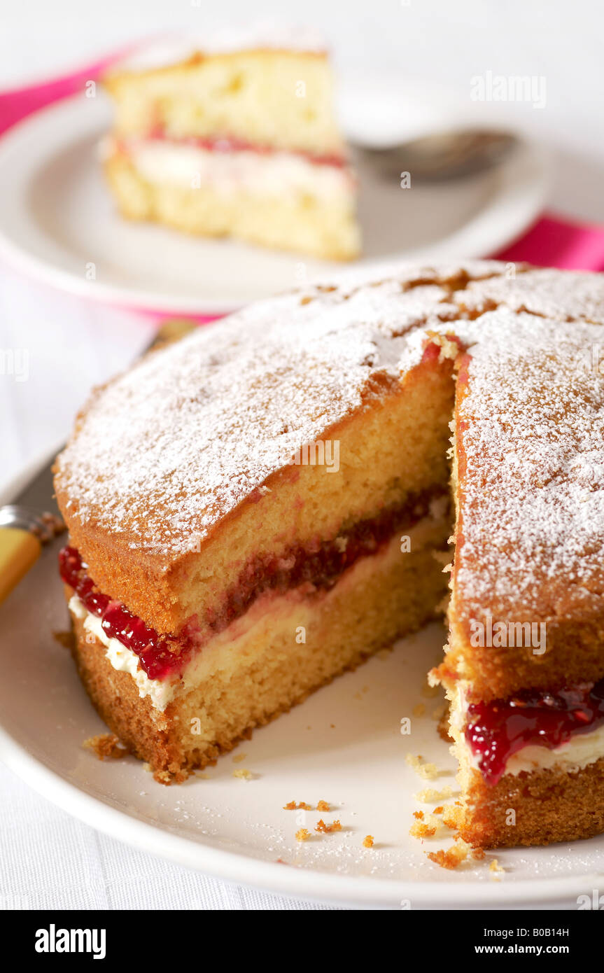 Victoria Sponge Cake Stock Photo - Alamy