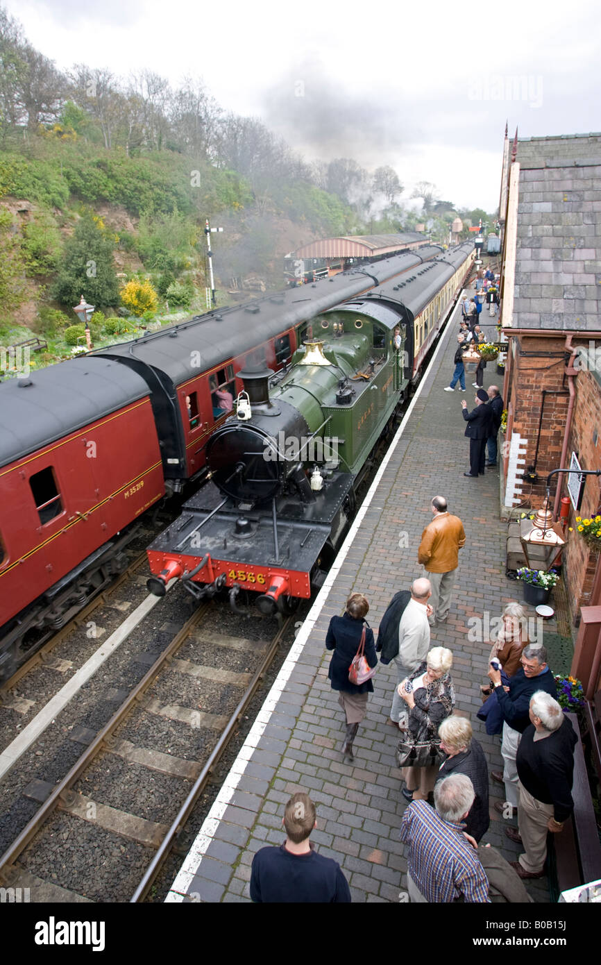 Great Western steam train Bewdley station Severn Valley Railway ...