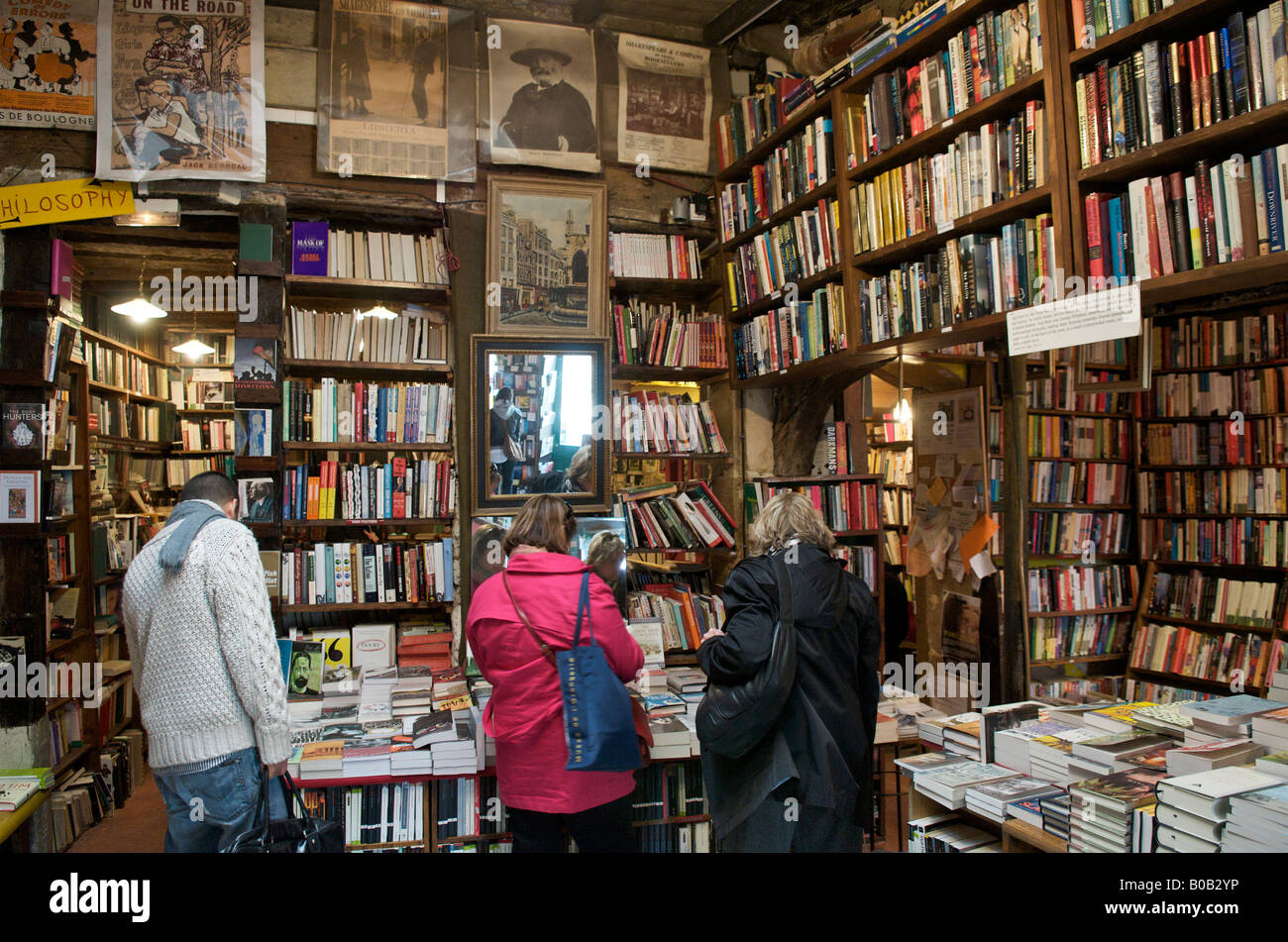 Shakespeare and co hi-res stock photography and images - Alamy