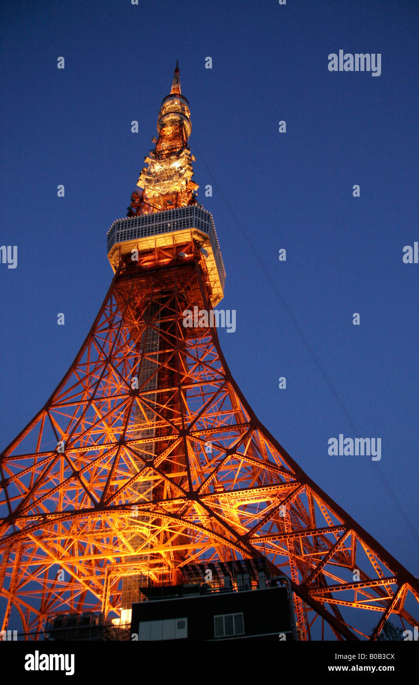 Tokyo Tower in Japan at dusk in the Shiba-koen district of Minato ...