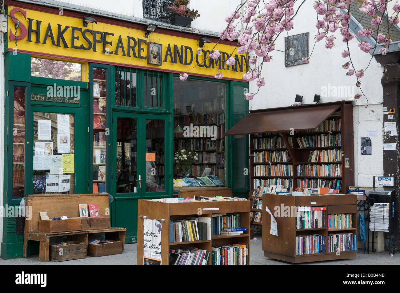 Shakespeare and co hi-res stock photography and images - Alamy