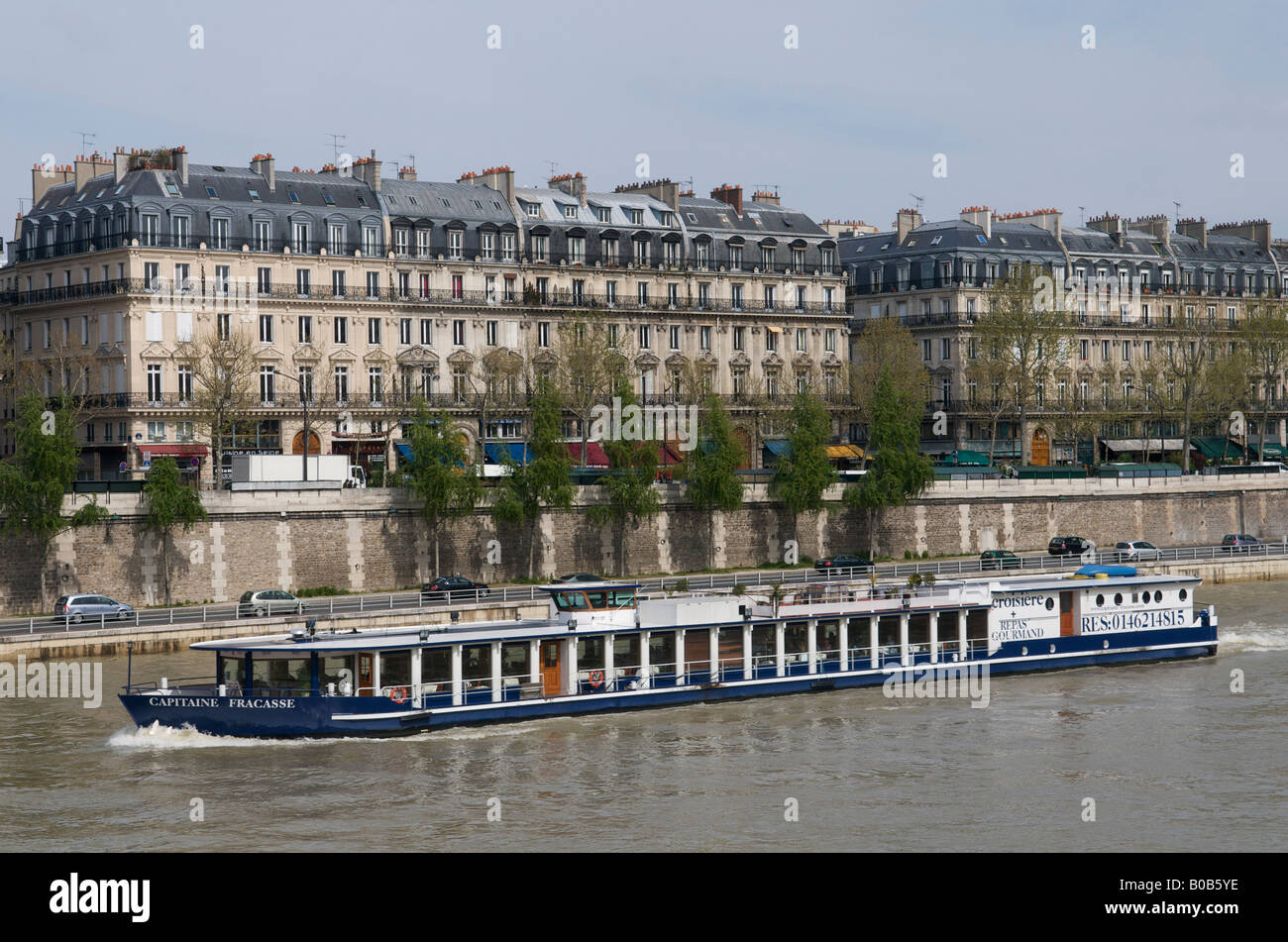 Tour boat seine river hi-res stock photography and images - Alamy