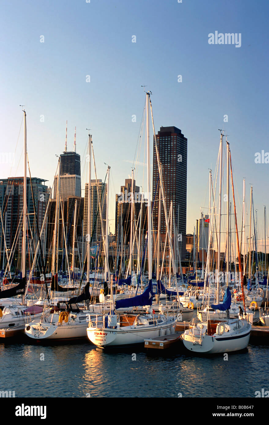 Sunset on Chicago marina Stock Photo - Alamy