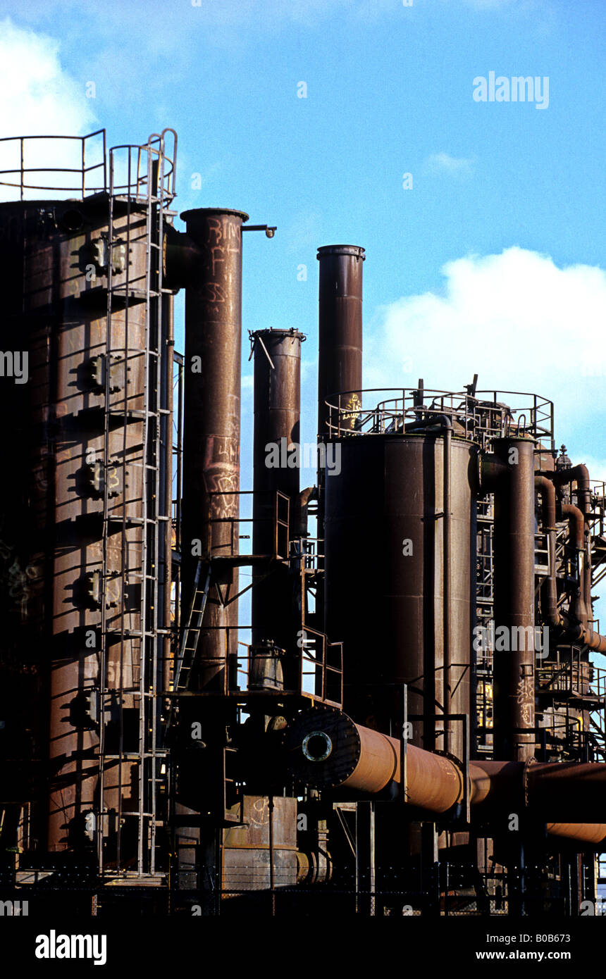 Industrial ruins of the Seattle Gas Light Company at Gas Works Park in ...