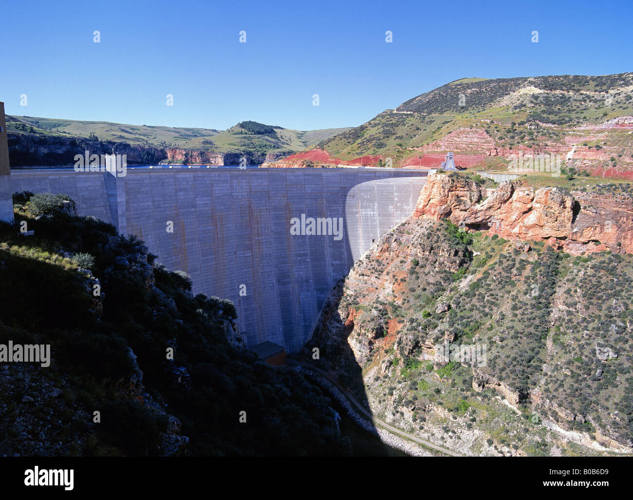Yellowtail dam hi-res stock photography and images - Alamy