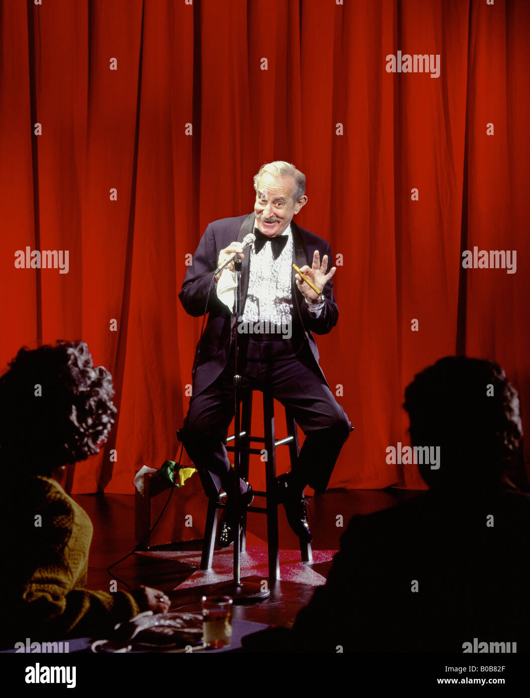 Comedian and audience hi-res stock photography and images - Alamy