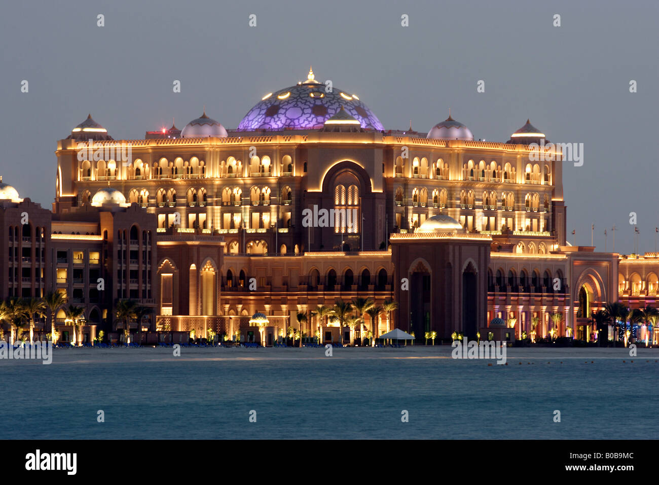 Emirates Palace Hotel in the evening, Abu Dhabi, United Arab Emirates ...