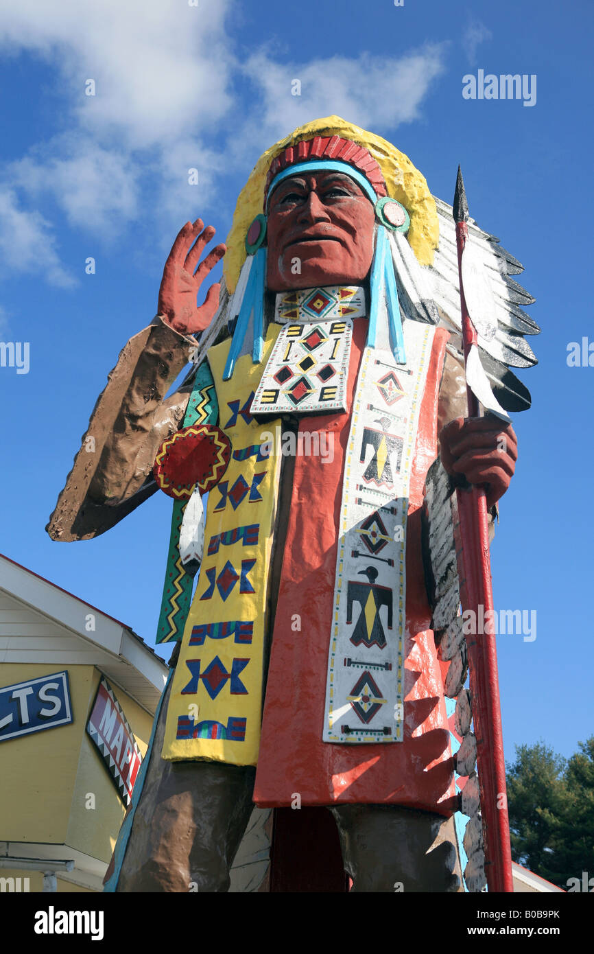 Statue of Native American in costume at the Big Indian Shop Mohawk ...