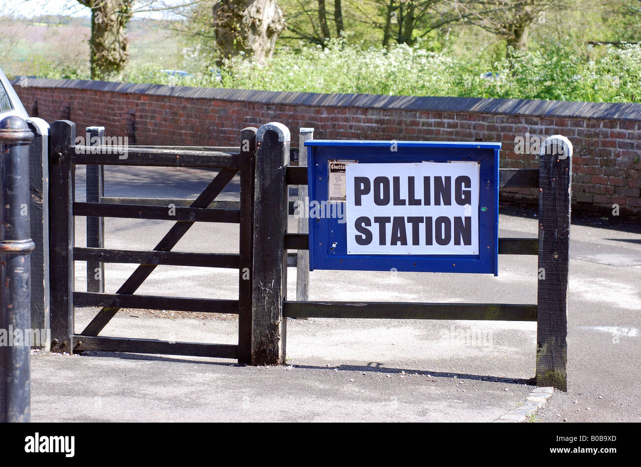 Polling Station sign, Tanworth in Arden, Warwickshire, England, UK ...