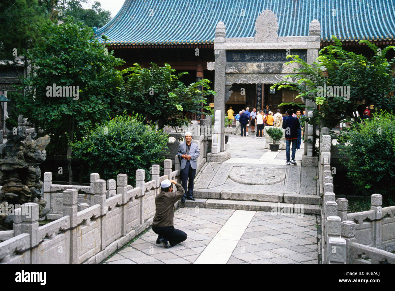 Xi'an's Great Mosque built in Chinese style with Hui Muslims making ...