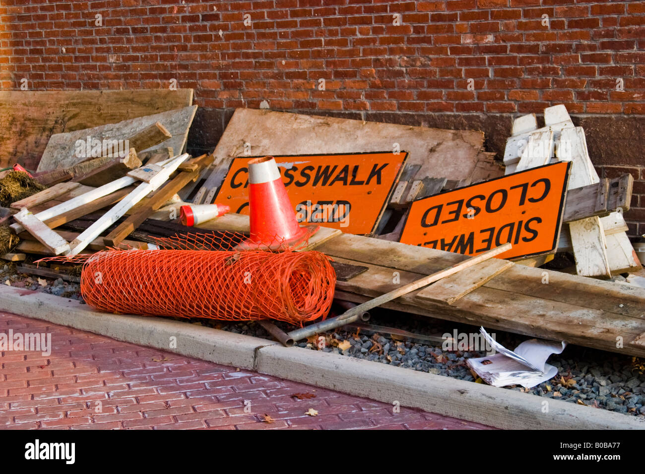 Cluttered site hi-res stock photography and images - Alamy