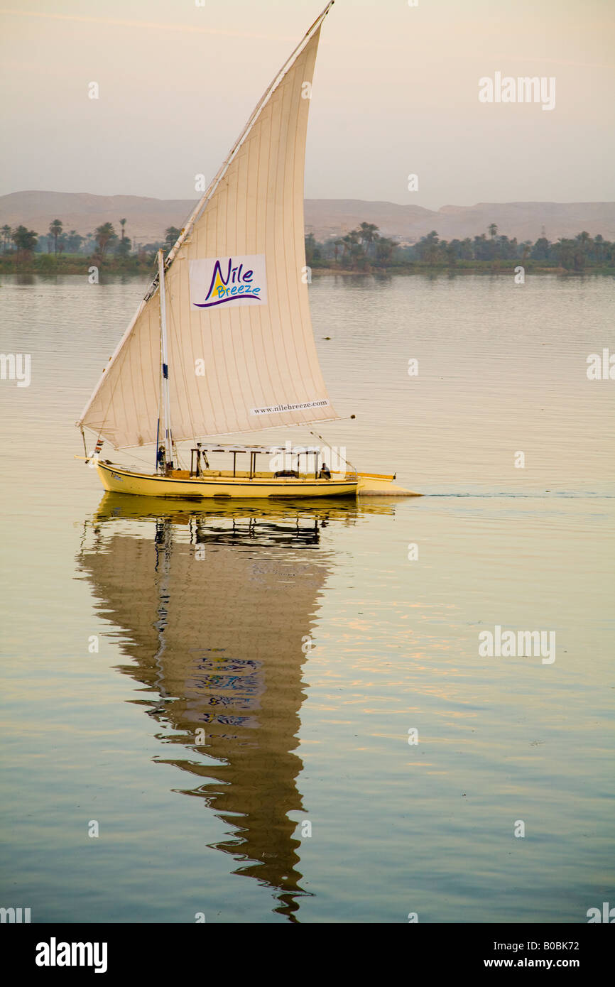Lateen sail hi-res stock photography and images - Alamy