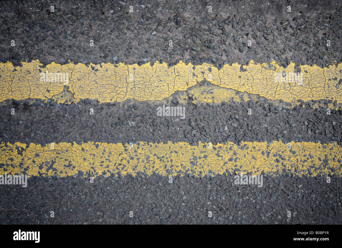 double Yellow Lines Stock Photo - Alamy