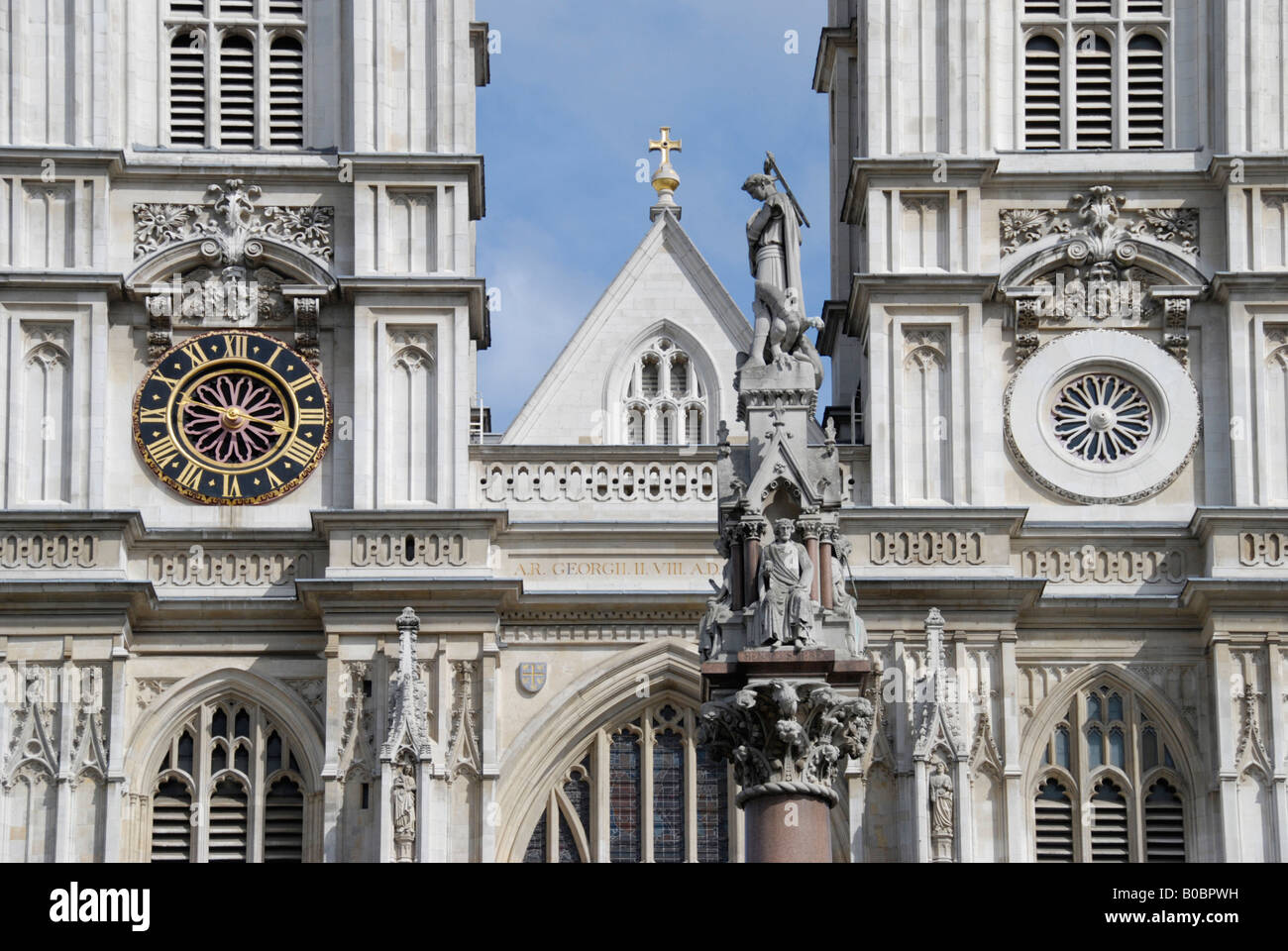 Architectural detail North face of Westminster Abbey and memorial ...