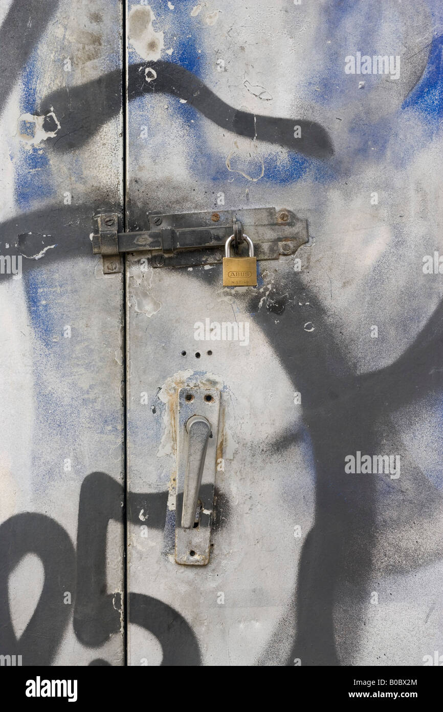 Vandalised public spaces hi-res stock photography and images - Alamy