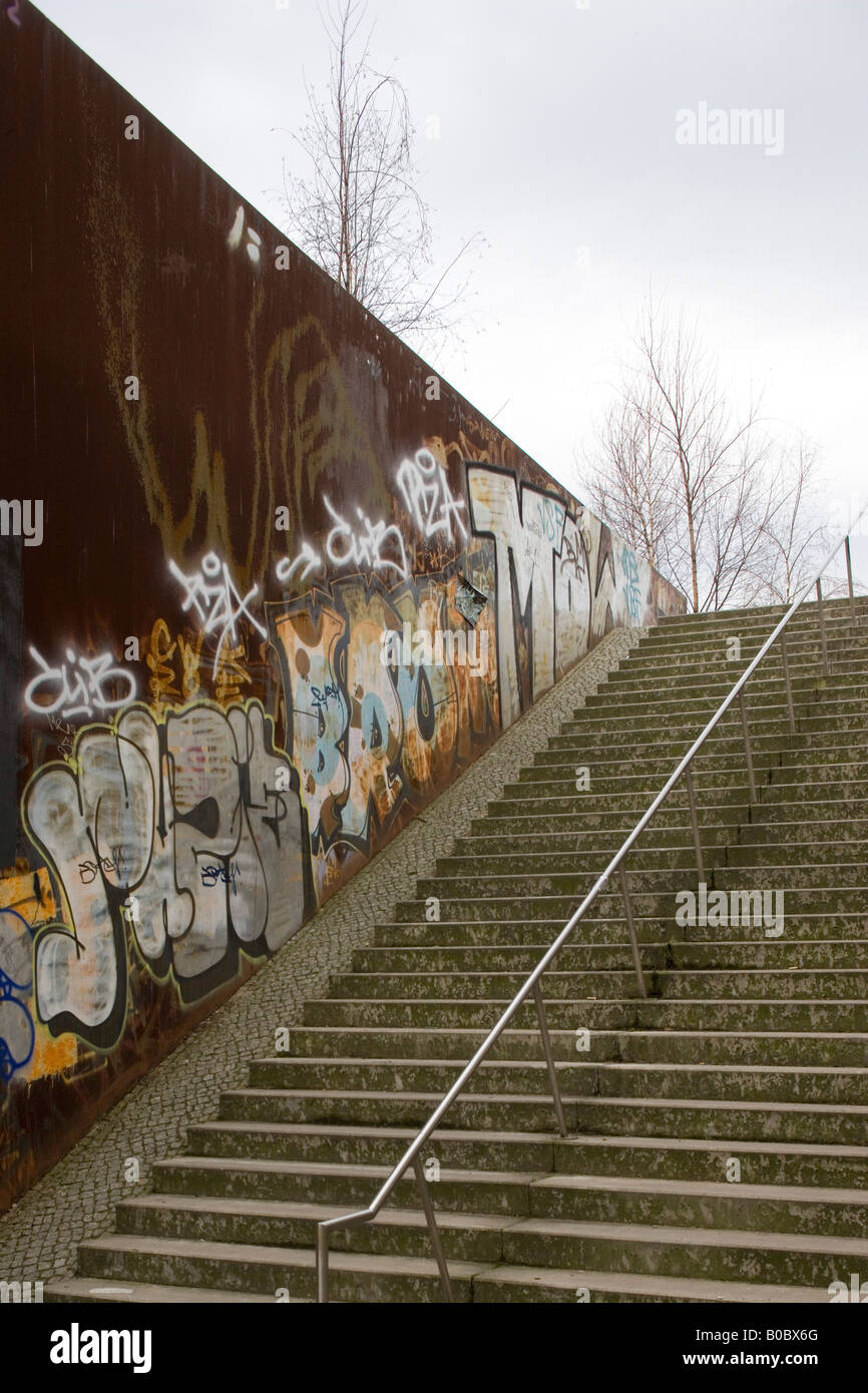 Outside steps and handrail hi-res stock photography and images - Alamy