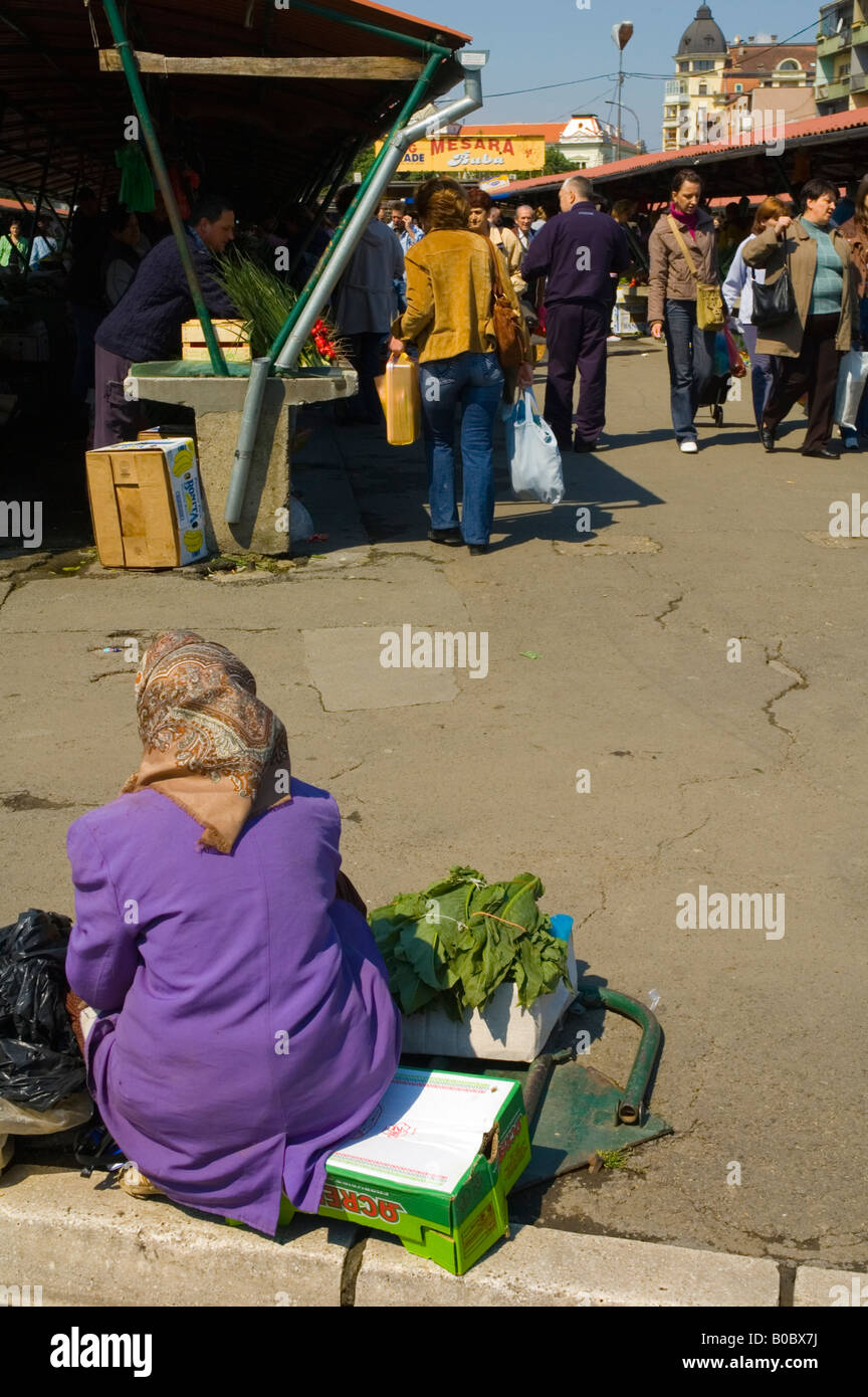 Market woman vendor poor poverty hi-res stock photography and images ...